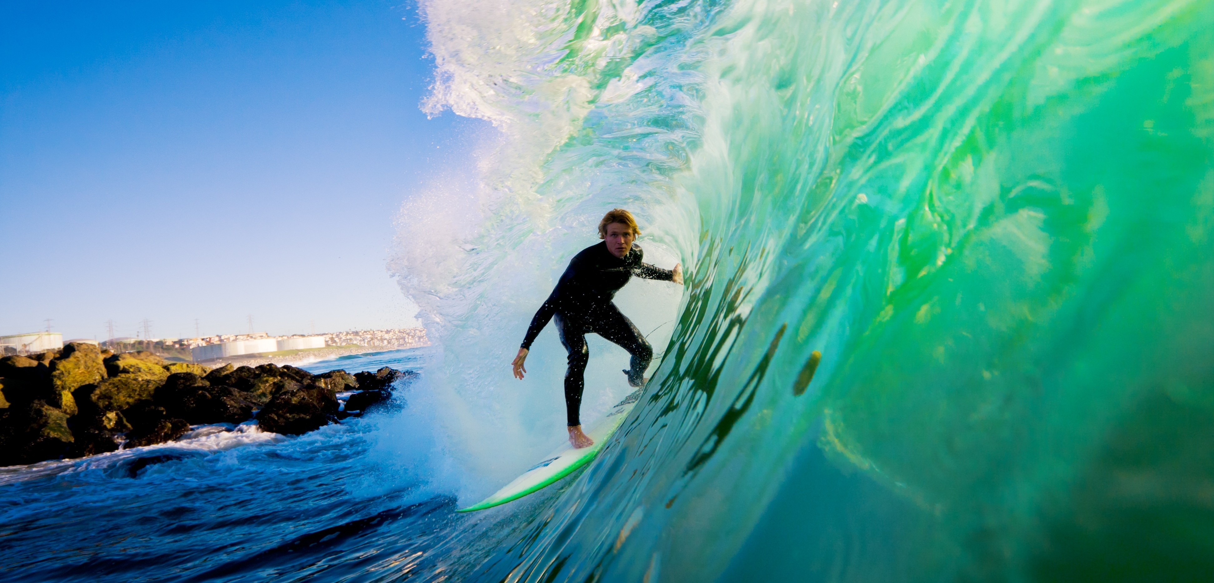 Nuovi materiali: la tavola da surf si fa con le alghe - Green.it